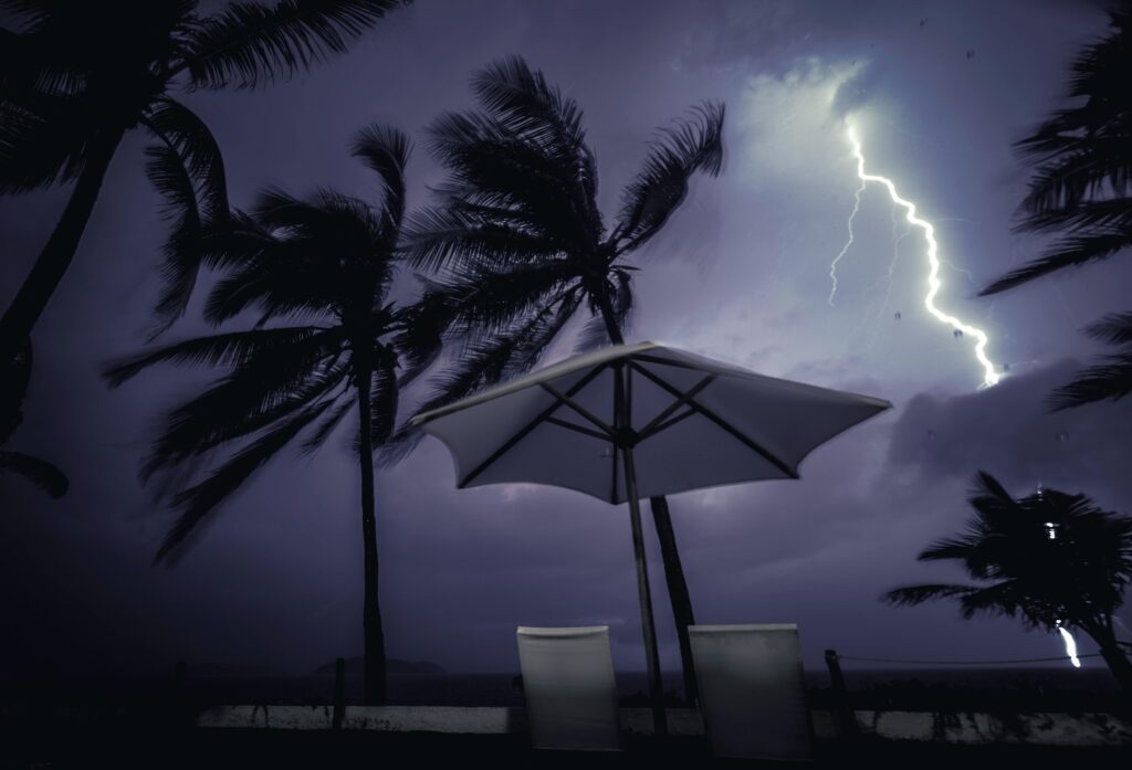 Does Lightning Strike Outdoor Swimming Pools? - Swimmingandpool.com